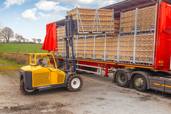 Maastotrukki Combilift Combi RT (diesel, 1500-3000 kg) – Finnsiirto